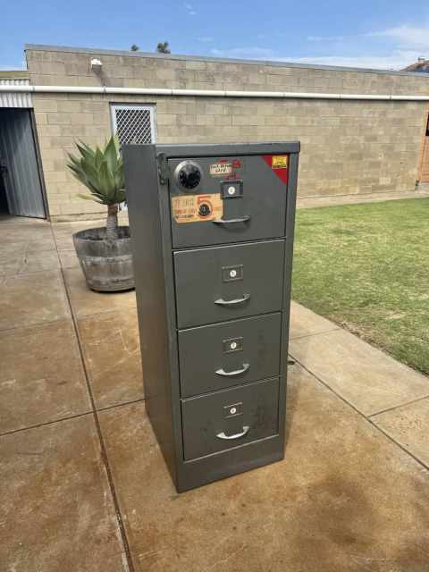 Chubb manifoil combination safe filing cabinet - Cabinets in Glengowrie ...