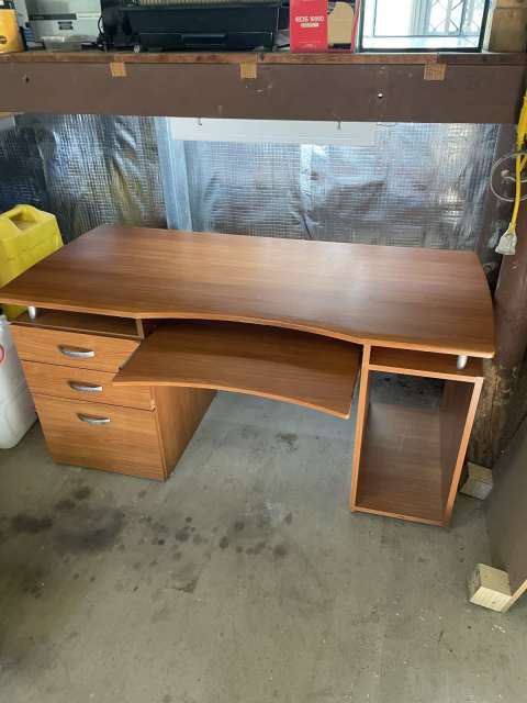 Good size computer or office desk. Bargain! - Desks in Townsville QLD ...
