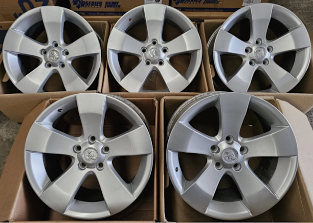 5x 18 Genuine Commodore CV8 VZ Monaro Oem Wheels Suit VZ VY VT- 18x8 ...