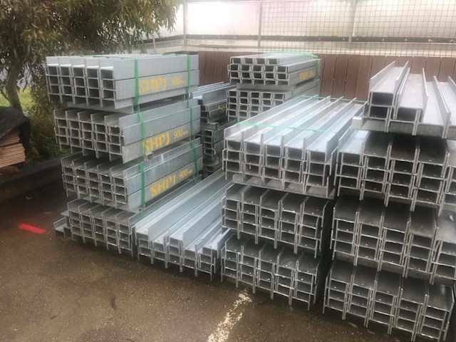 Retaining Wall H Channel and C Channel Concrete Sleepers Pots ...