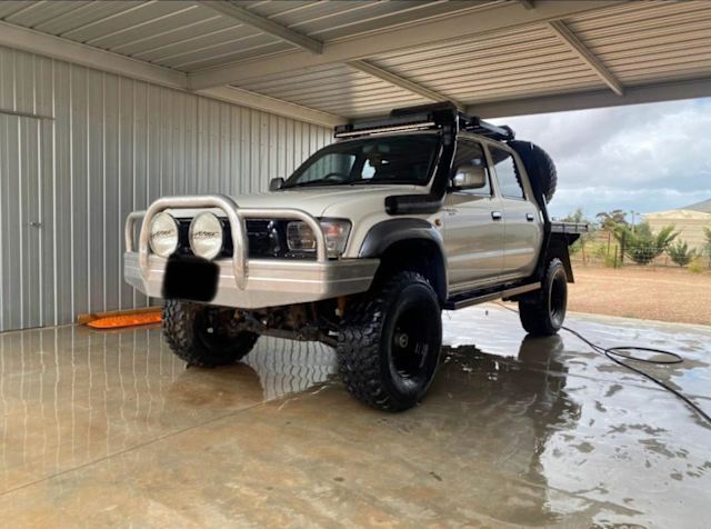 1999 TOYOTA HILUX SR5 your 4WD dream with all accessories you need ...