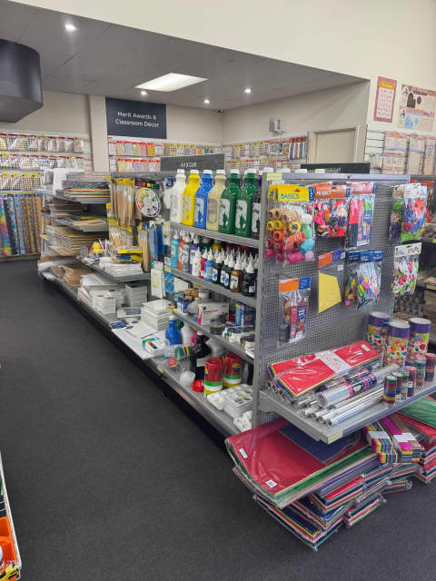 Retail store shelving including bookshelves and gondola shop shelves ...