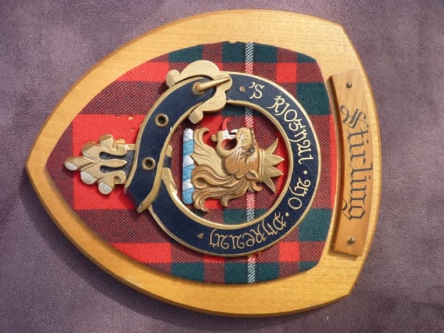 VINTAGE SCOTTISH CLAN STIRLING PLAQUE - HAND CARVED ON SCOTTISH OAK ...
