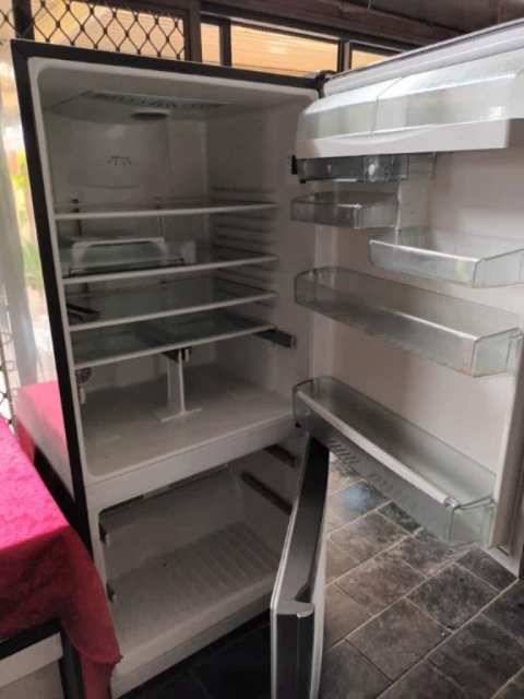 Westinghouse 510L Bot Freezer Fridge (Parts ONLY)- WBE5100SB-R ...