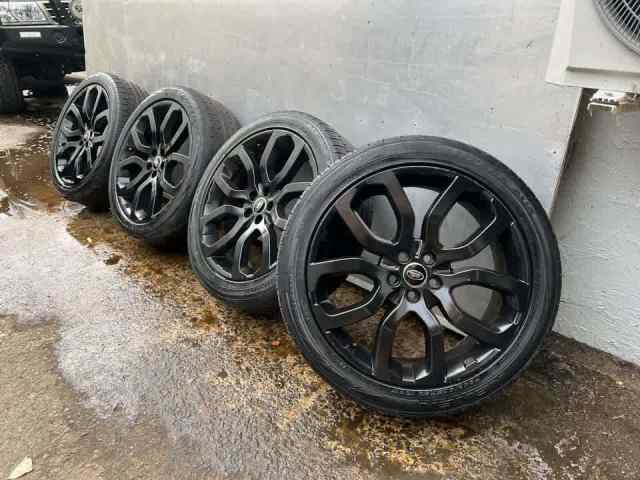 Land Rover Range Rover 20 Inch Alloy Wheels with Good Tyres *Delivery ...