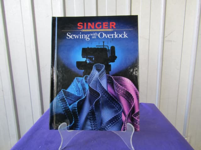 Singer Sewing with an Overlock Book(Singer Sewing Reference Library ...