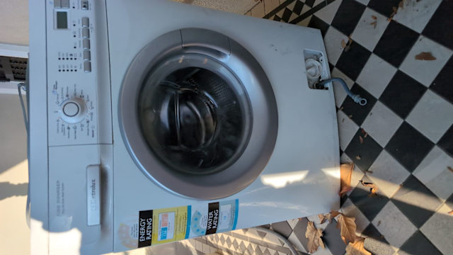 Washing machine (something wrong with it) - Washing Machines & Dryers ...