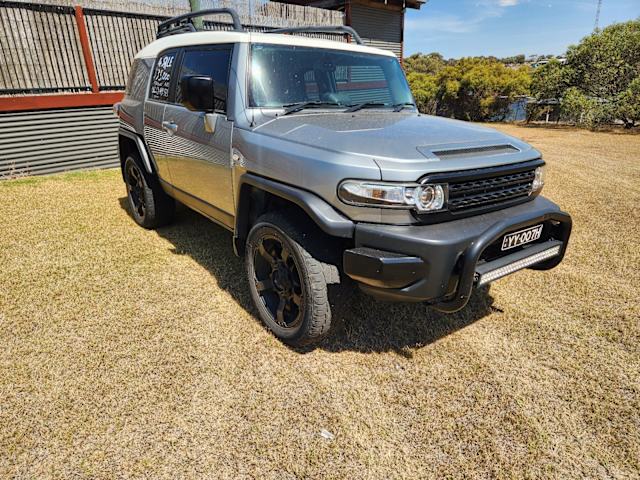 2011 TOYOTA FJ CRUISER 5 SP AUTOMATIC 4D WAGON | Cars, Vans & Utes ...