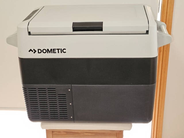 Dometic CFF45 Portable fridge/freezer, 44L, insulated cover included | Caravan & Campervan ...