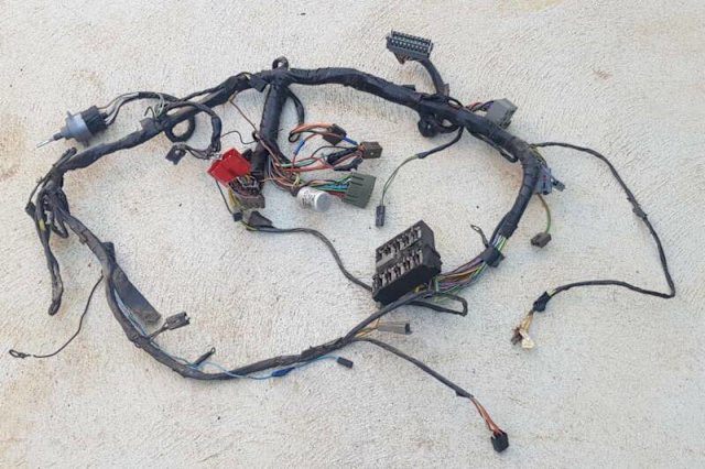 XC Ford Falcon Dash wiring Loom 6 Cylinder | Auto Body parts | Gumtree ...