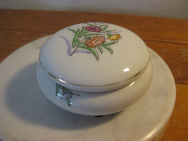 Vintage Powder Box With Lid (MARUKA china) Made In JAPAN - 1940s ...