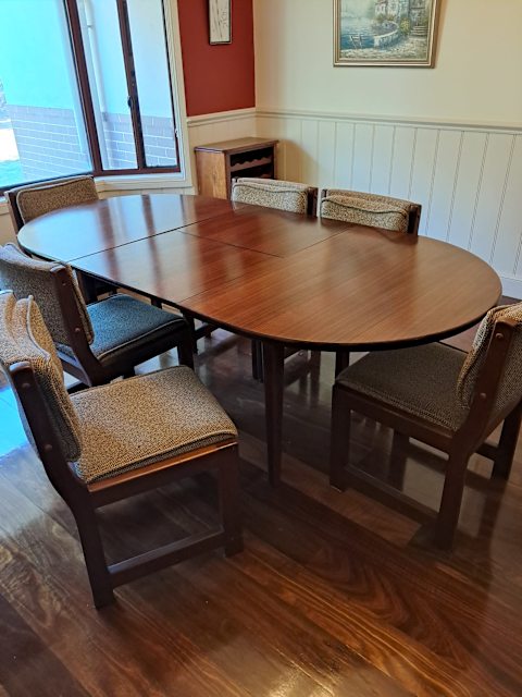 6 place dining room suite with extension table. - Dining Tables in ...