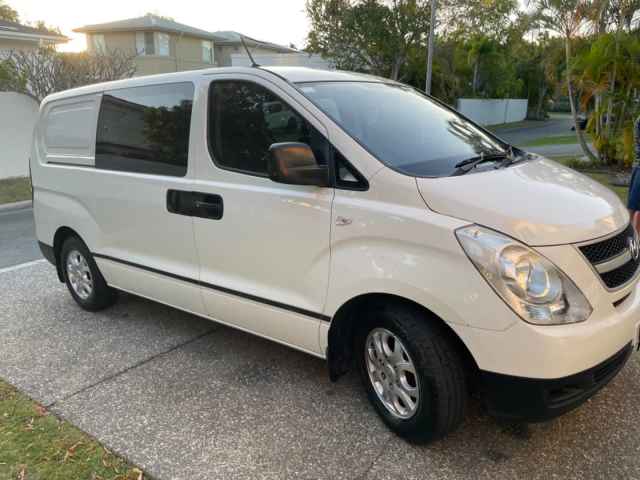 2011 HYUNDAI iLOAD CREW 5 SP AUTOMATIC 4D VAN | Cars, Vans & Utes ...