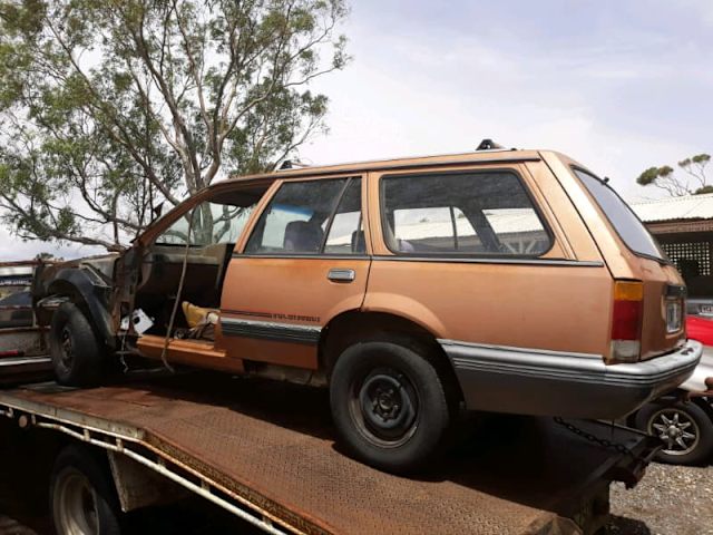 VK Commodore wagon wrecking.. | Wrecking | Gumtree Australia Playford ...