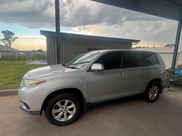 2011 TOYOTA KLUGER KX-R (4x4) 5 SEAT 5 SP AUTOMATIC 4D WAGON | Cars ...