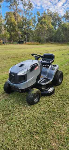 Craftsman LT1500 17hp ride on lawn mower - Lawn Mowers in QLD | Gumtree ...