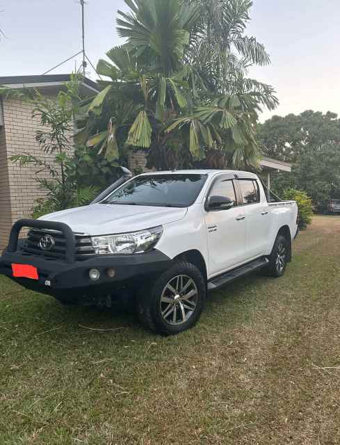 2017 TOYOTA HILUX SR (4x4) 6 SP AUTOMATIC DUAL CAB UTILITY | Cars, Vans ...