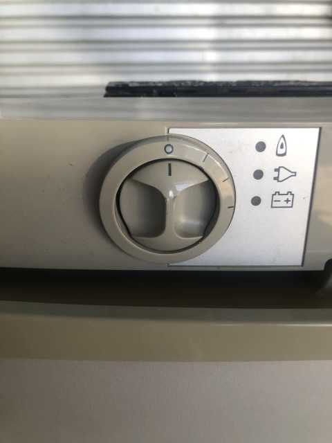 Dometic Caravan Fridge 3-Way 97Litre RM7401L | Caravan & Campervan ...