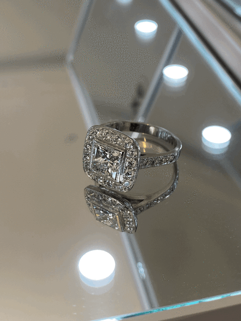 Stunning Diamond Engagement Ring and Wedding Band Set - Be quick ...