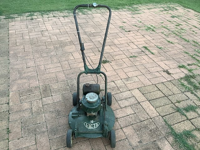 Victa 18 Vintage Lawn mower - Lawn Mowers in Dalby QLD | Gumtree Australia