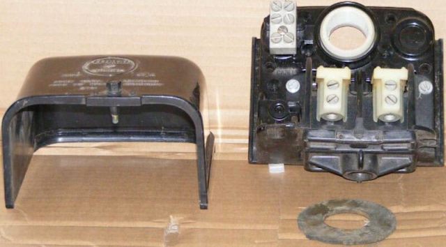 Clipsal 651A BK Mains Connection Box Fused Single Phase 80A - Building ...