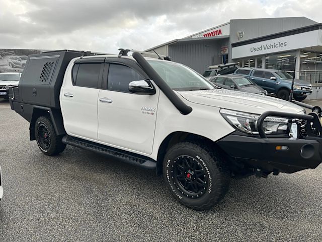 2019 Toyota Hilux SR5, Low Kms with loads of extras | Cars, Vans & Utes ...