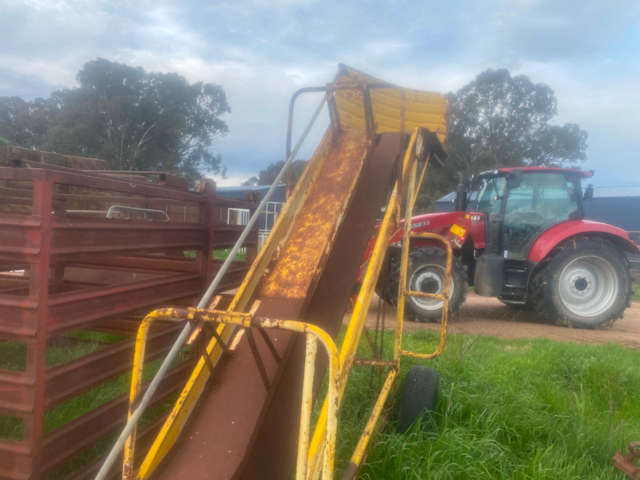 Square hay bale elevator - Miscellaneous Goods in Monteagle NSW ...