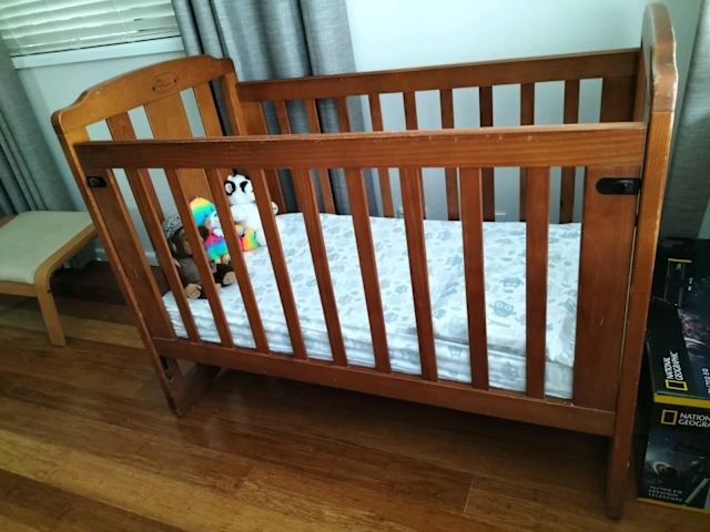 Solid wooden cot | Cots & Bedding | Gumtree Australia Wollongong Area ...