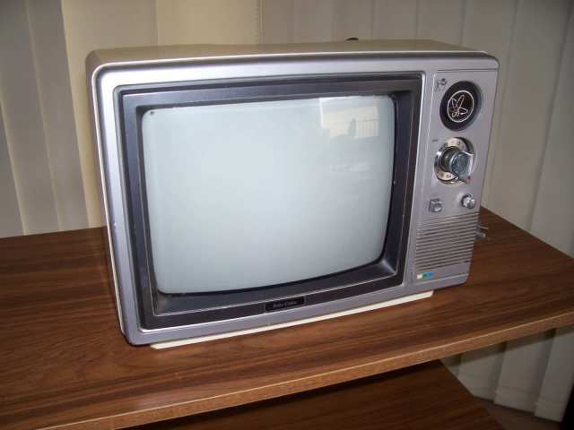 Rank Arena 12 inch CRT Colour TV, Model C1212 Circa 1980 (Approx) - TVs ...