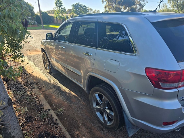 2012 JEEP GRAND CHEROKEE OVERLAND (4x4) 5 SP AUTOMATIC 4D WAGON, 5 sea ...