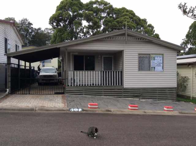 House for Sale . MUST BE SOLD IMMEDIATELY , ALL GENUINE OFFERS INVITED ...