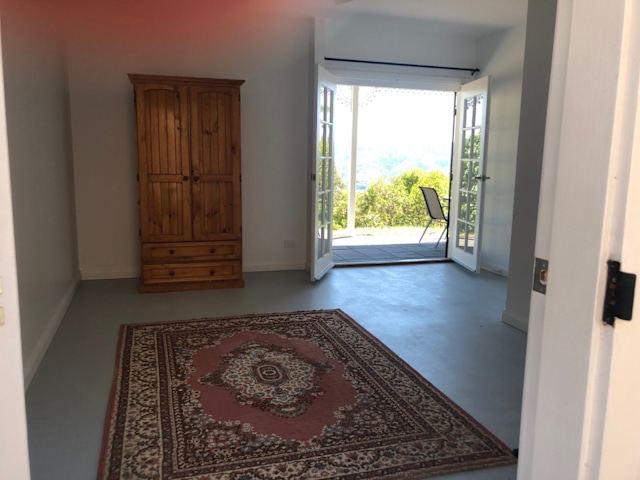 GLORIOUS VIEWS QUIET SPACIOUS BEDROOMS + CARAVAN + LANDSITE - BYRON ...