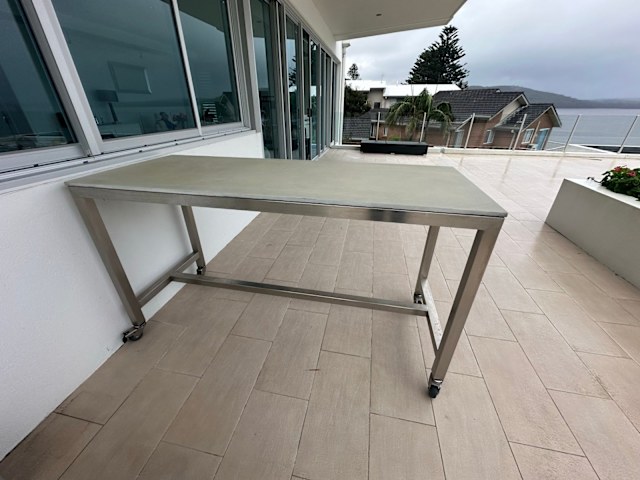 High Bar Table - Dining Tables in Soldiers Point NSW | Gumtree Australia