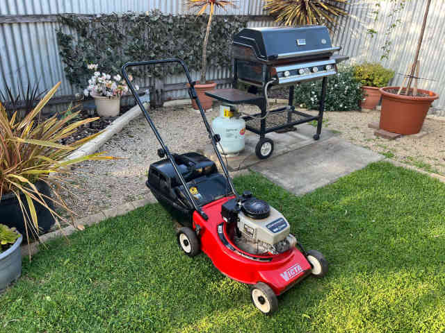 Victa Pace 4 stroke Lawn Mower (serviced) - Lawn Mowers in Morphett ...