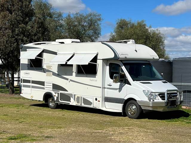 Sunliner Sunrise - Mercedes Benz 518 LWB 3L V6 | Campervans ...