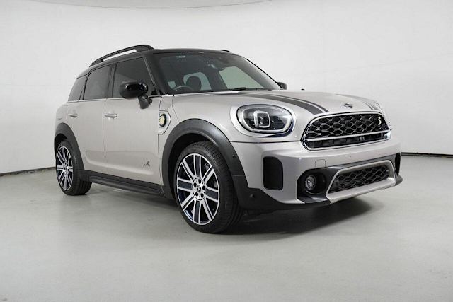 2022 Mini Countryman F60 Cooper SE ALL4 Mini Yours (hb) Gold 6 Speed ...