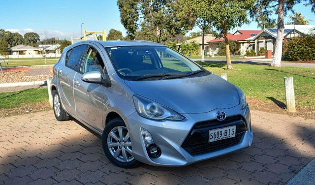 2015 Toyota Prius c NHP10R i-Tech E-CVT Silver 1 Speed Constant ...