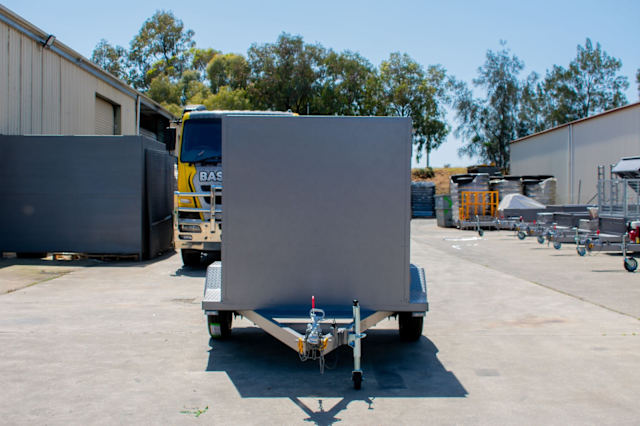 Basic Trailers 7x5 enclosed 5ft single axle - side door and rear barn ...