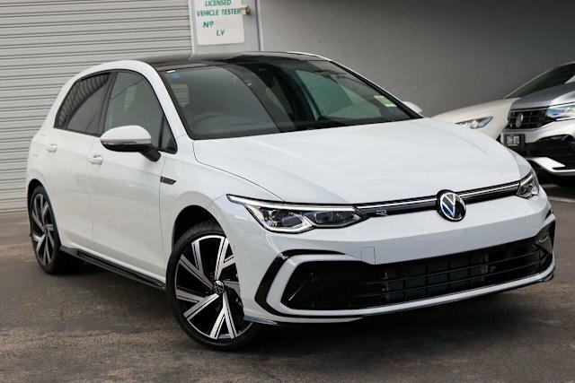 2023 Volkswagen Golf 8 MY23 110TSI R-Line White 8 Speed Sports ...