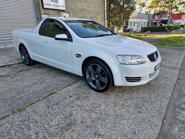 2011 Holden Ute VE II Omega White 6 Speed Sports Automatic Utility ...