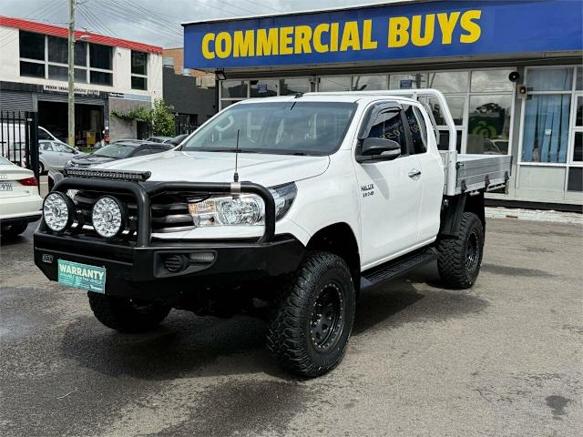 2017 Toyota Hilux GUN126R SR Extra Cab White 6 Speed Manual Utility ...