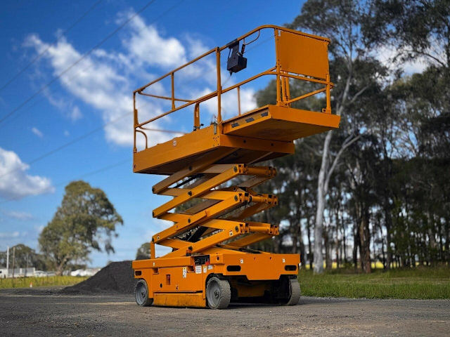 HAULOTTE COMPACT 10 10M ELECTRIC SCISSOR LIFT ELEVATED WORK PLATFORM ...