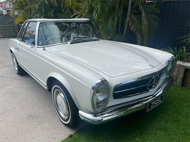 1967 Mercedes-Benz 250SL R113 Automatic Old English White 4 Speed ...