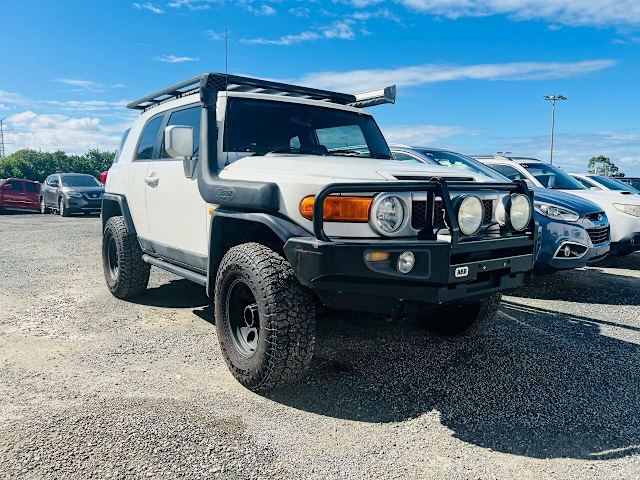 2014 Toyota FJ Cruiser GSJ15R MY14 White 5 Speed Automatic Wagon | Cars ...