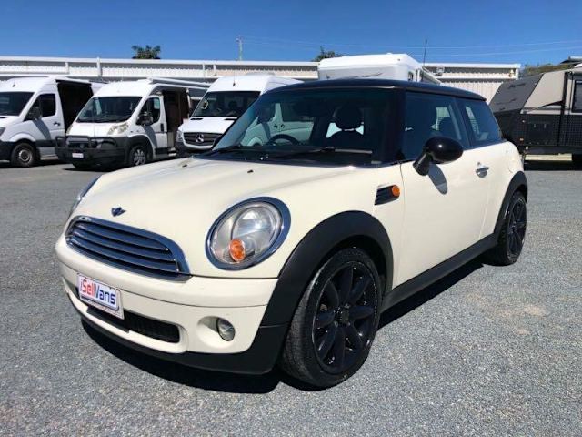 2010 Mini Cooper R56 White 6 Speed Manual Hatchback | Cars, Vans & Utes ...