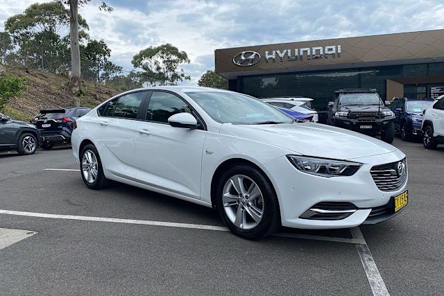 2020 Holden Commodore ZB MY20 LT Liftback White 9 Speed Sports ...