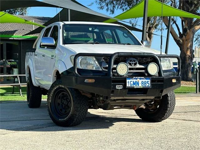 2009 Toyota Hilux GGN25R 09 Upgrade SR5 (4x4) White 5 Speed Automatic ...