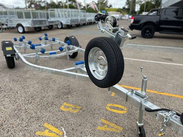💥 𝗦𝗮𝗹𝗲𝘀 𝗡𝗼𝘄 𝗢𝗻💥4m-4.7m Boat Trailer Now With Spare Wheel | Trailers ...