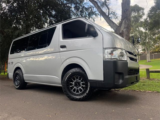 2020 Toyota HiAce GDH206R MY20 UPGRADE 2020 DX-GL 4WD 6 Seater 4WD 6 Seater Silver Automatic ...