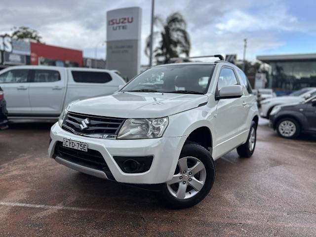 2014 Suzuki Grand Vitara JB MY14 Navigator (4x4) White 4 Speed ...